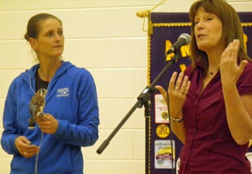 Hope for Wildlife - Hope Swinimer and her assistant during her ...